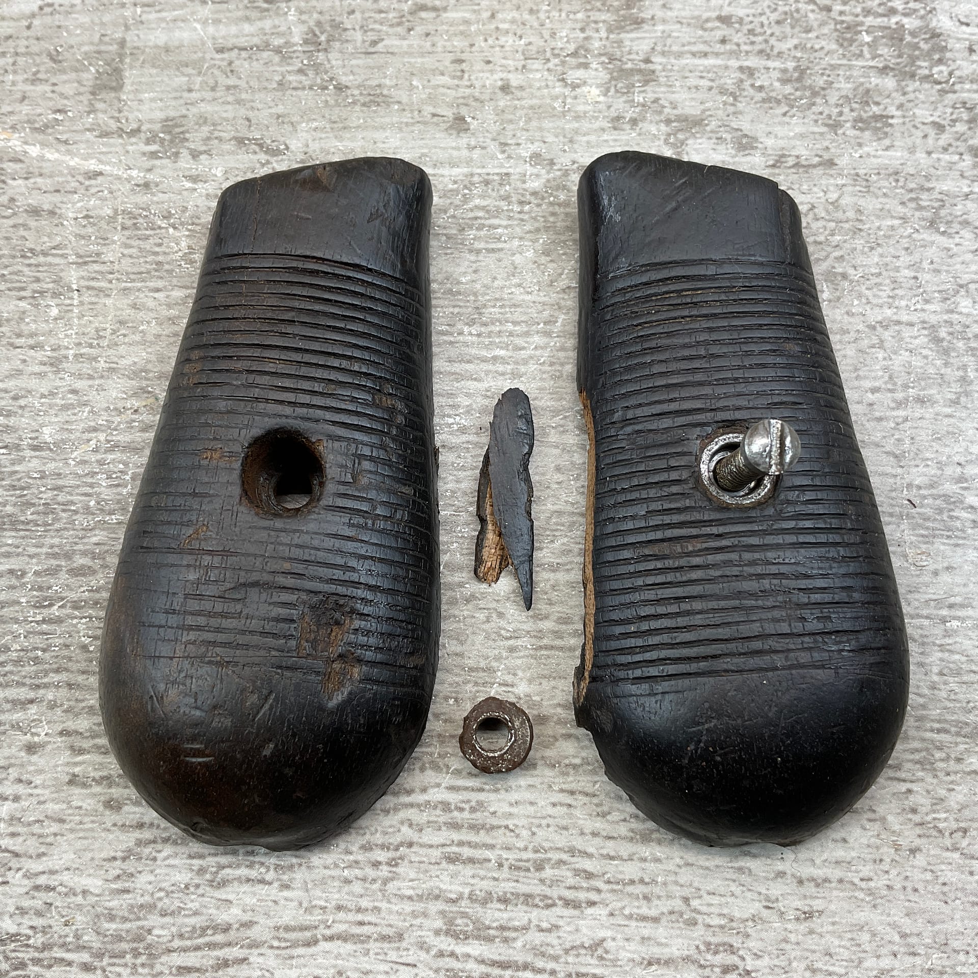 WWI MAUSER C96 BROOMHANDLE GRIPS W/SCREW - Checkpoint Charlie's