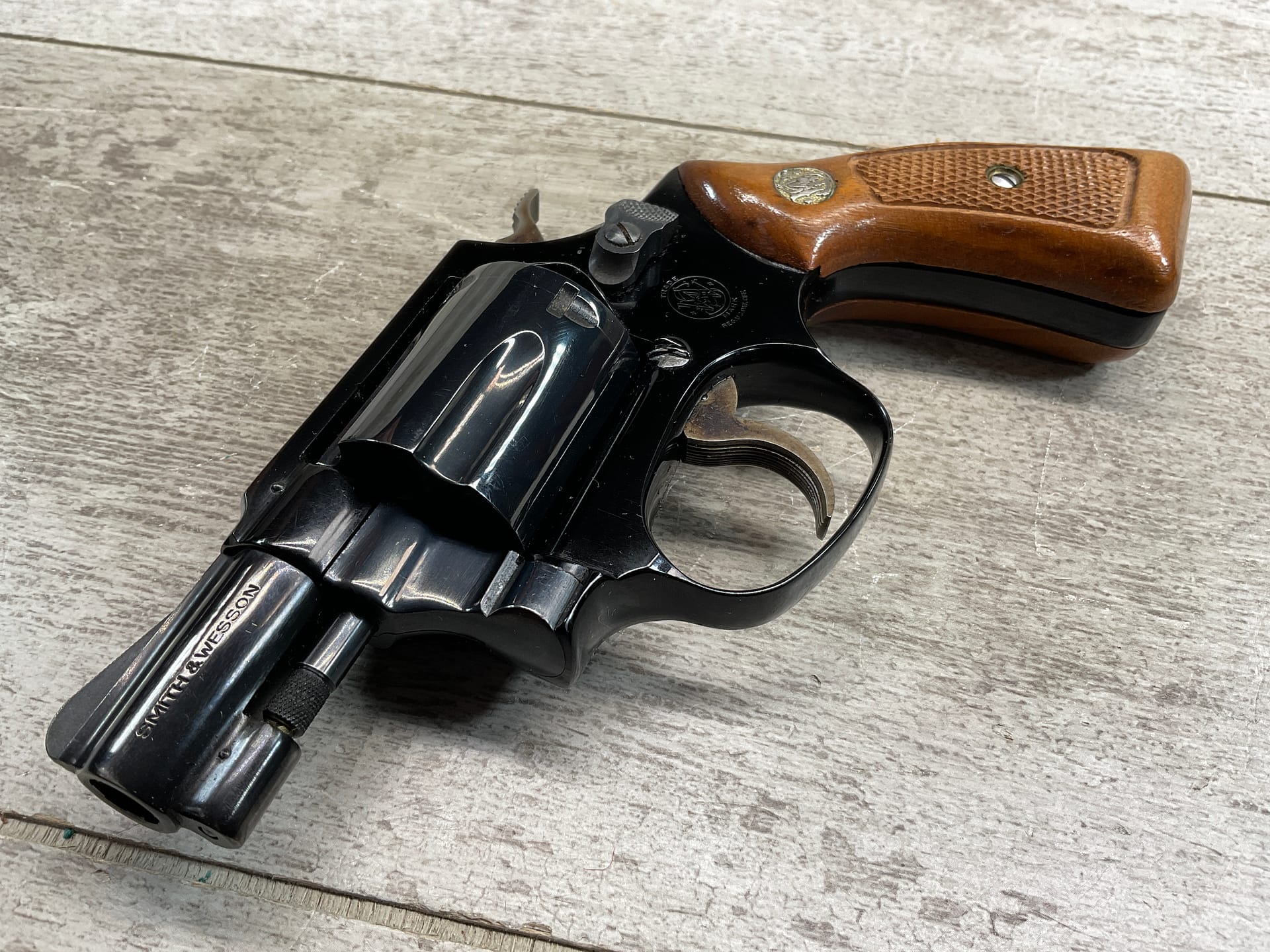 SMITH & WESSON MODEL 37 CHIEFS SPECIAL AIRWEIGHT 38 SPECIAL ...