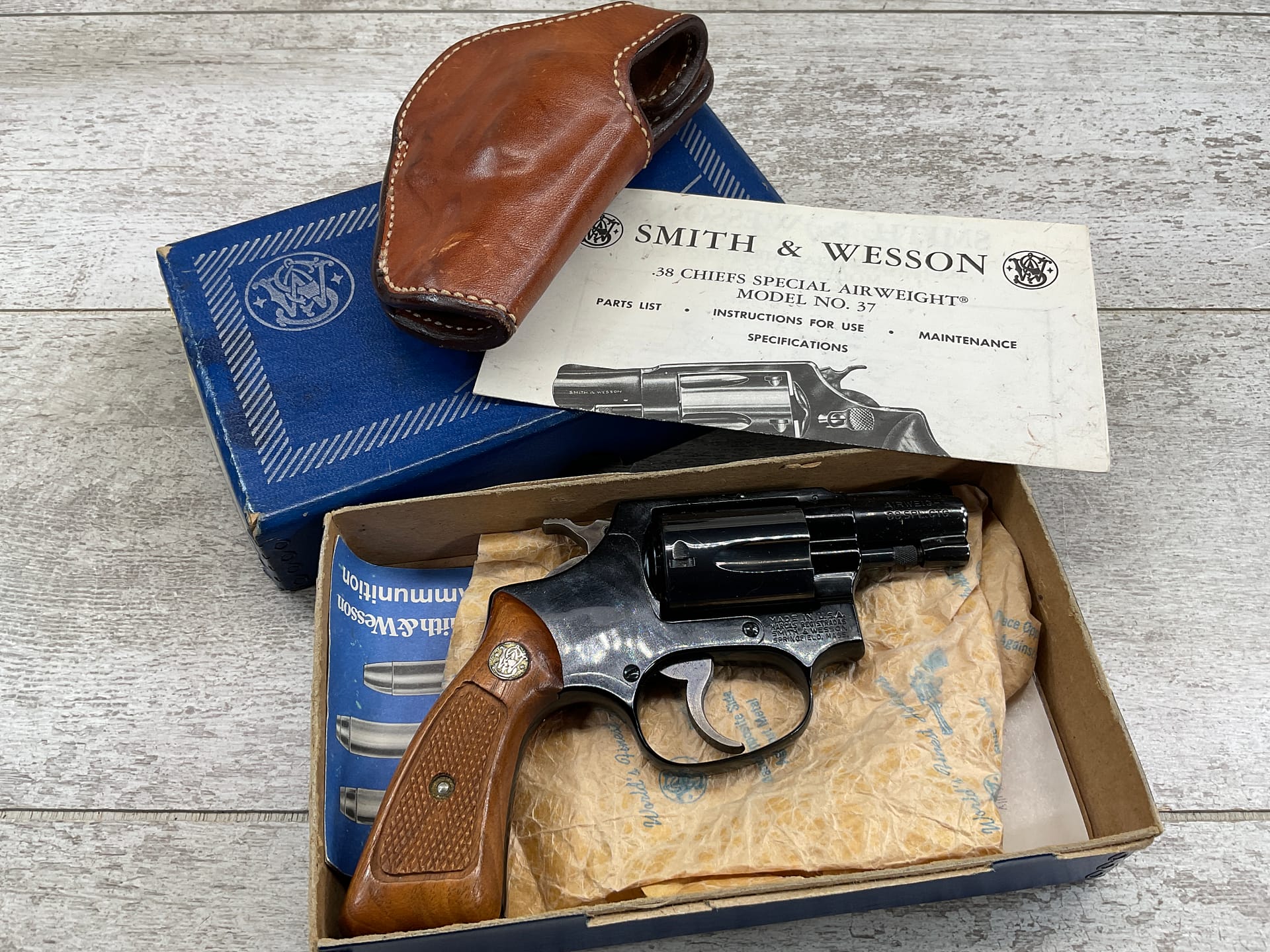 SMITH & WESSON MODEL 37 CHIEFS SPECIAL AIRWEIGHT 38 SPECIAL ...