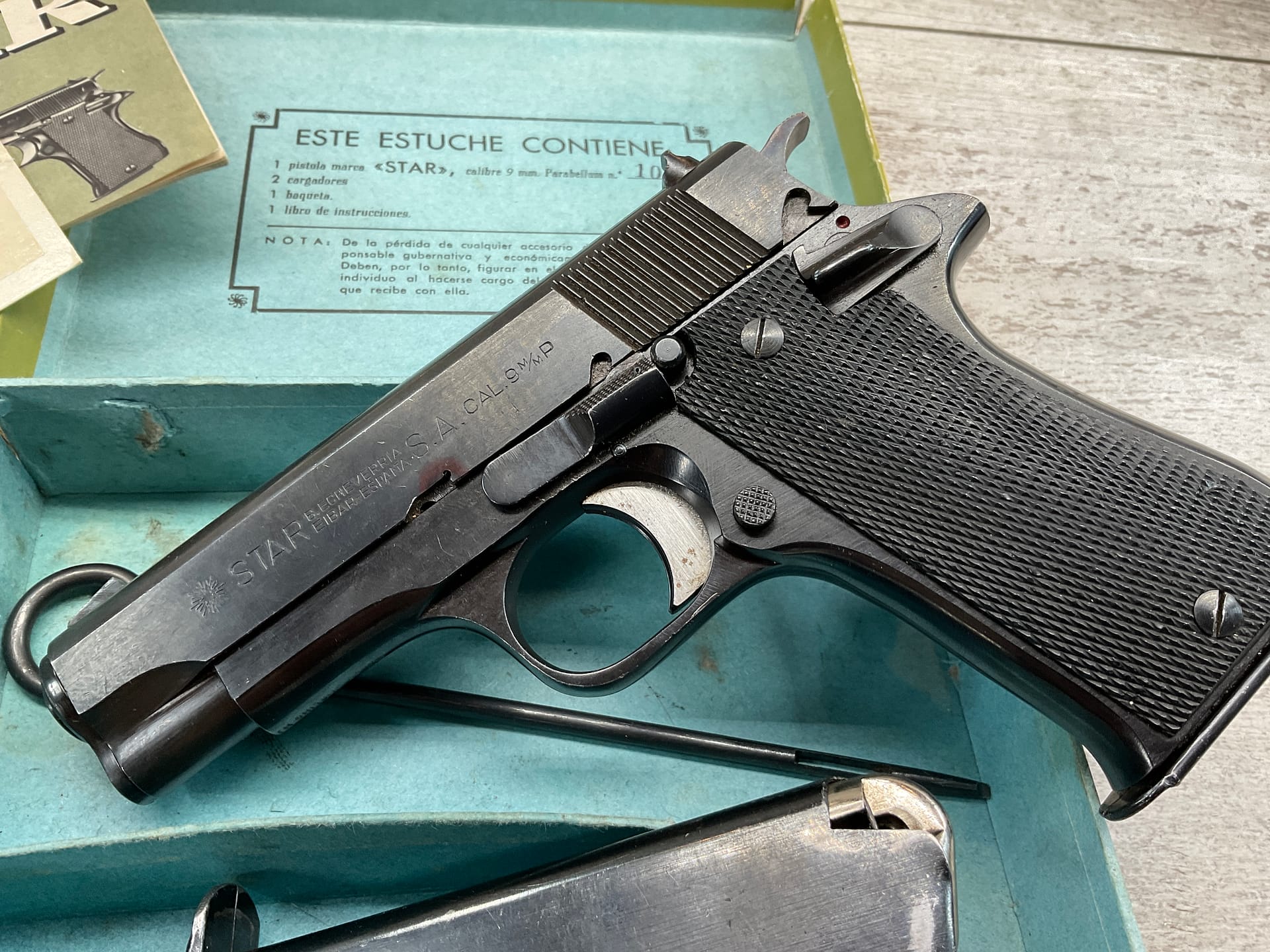STAR MODEL BM 9 MM PARABELLUM IN ORIGINAL BOX, FROM JAMES EARL JONES ...
