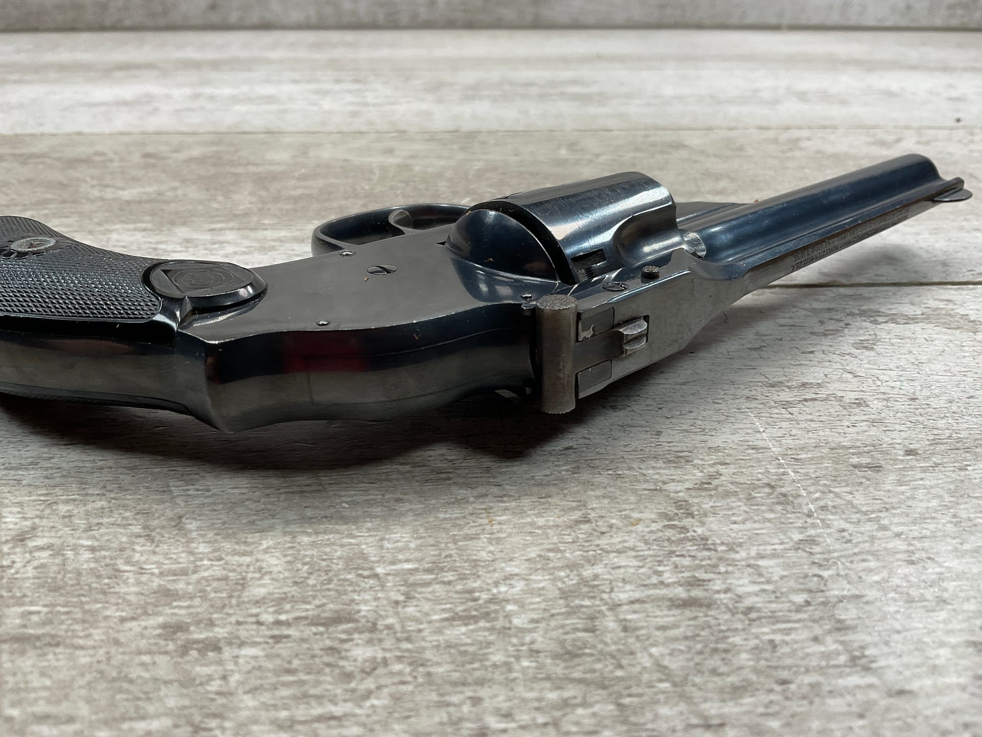 H&R LARGE FRAME SAFETY HAMMERLESS 38 S&W REVOLVER H&R LARGE FRAME ...