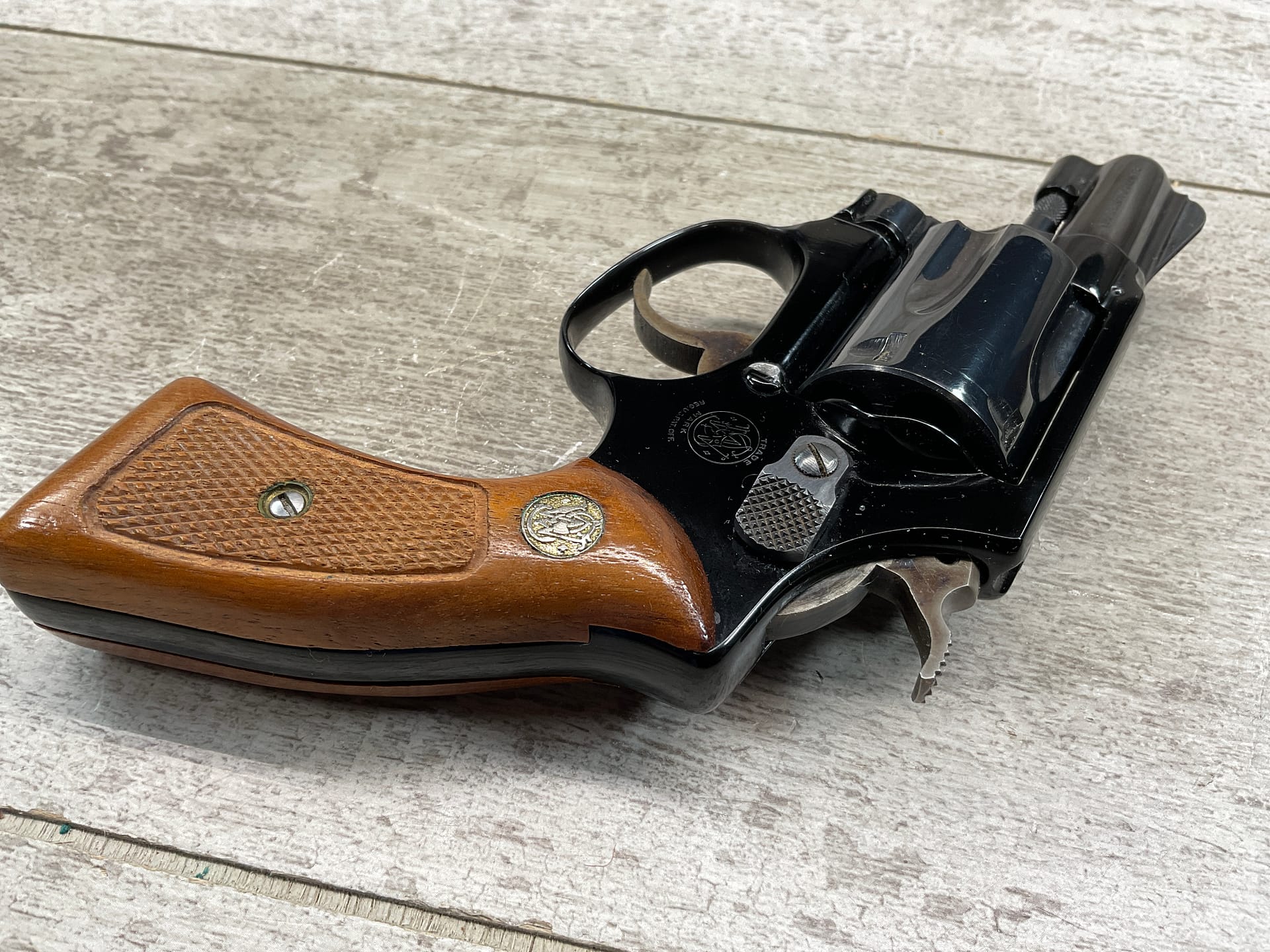 SMITH & WESSON MODEL 37 CHIEFS SPECIAL AIRWEIGHT 38 SPECIAL ...